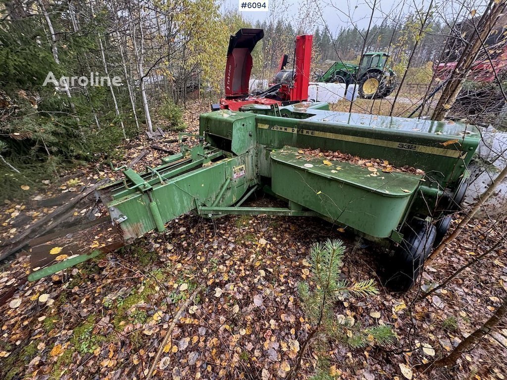John Deere 332 balirka za četvrtaste bale