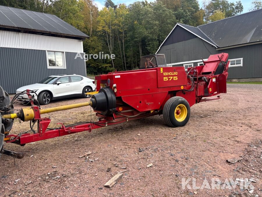 Prodaje se New Holland 575 prevrtač sena na aukciji