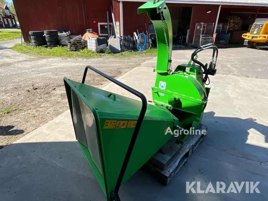 Prodaje se Farmi Forest Wood chipper farmi F180 drobilicu za drvo na aukciji