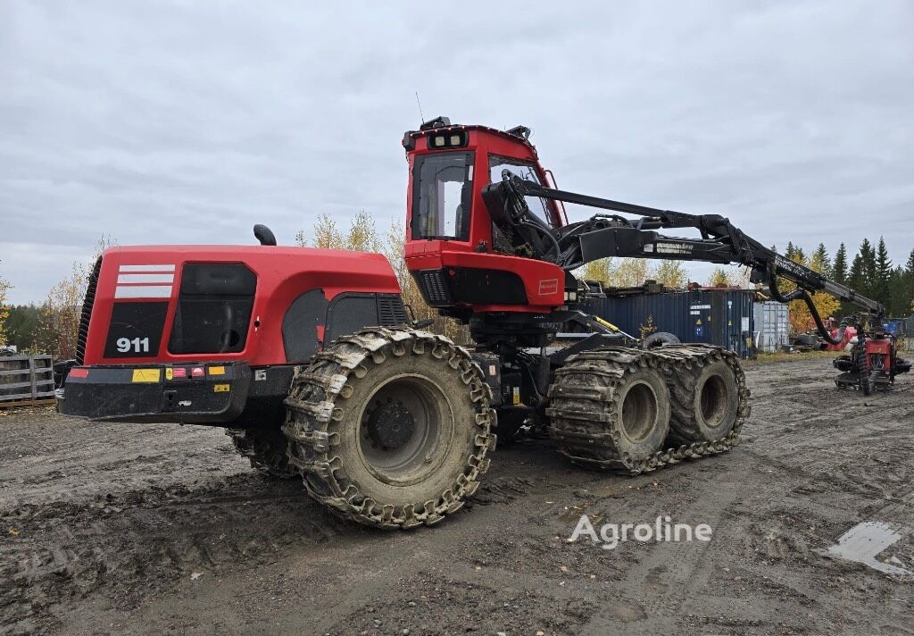Komatsu 911.7 harvester