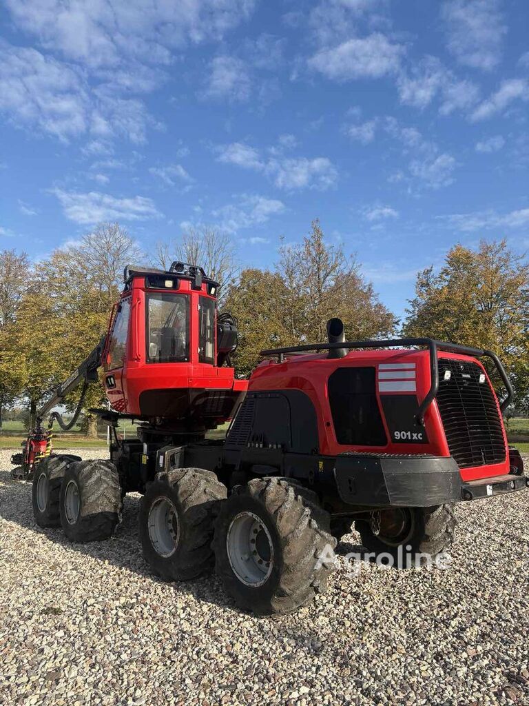 Komatsu 901XC harvester