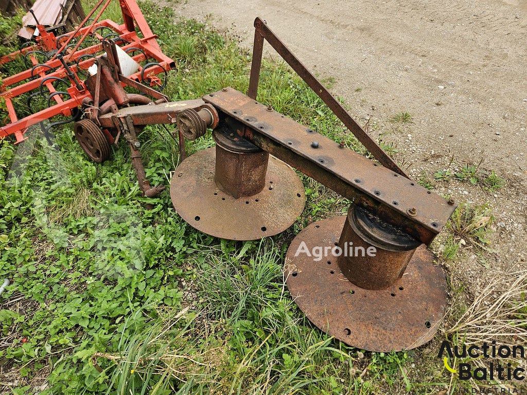 Prodaje se Mower viljuške za okrugle bale na aukciji