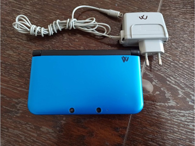 nintendo 3dsxl,konzola i punjac,olovka sve ispravno