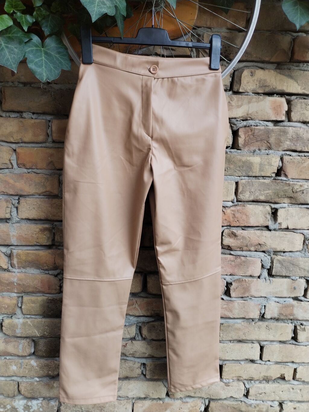 Kozne krem pantalone vel M Nove, Turska Struk po 34 tegli do 38
