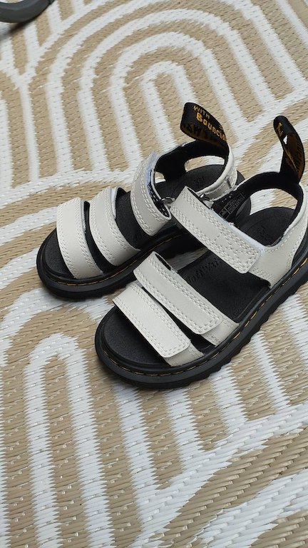 Sandale, Dr. Martens