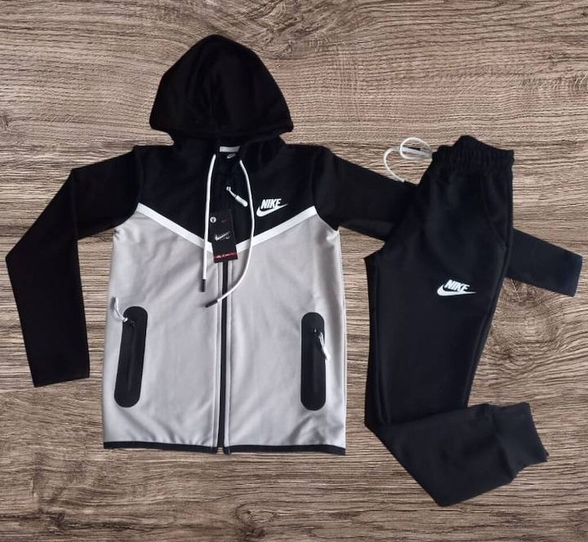 Nike trenerka za dečake NOVO Novo Pamuk Veličine 8 10 12 14 fb Moja