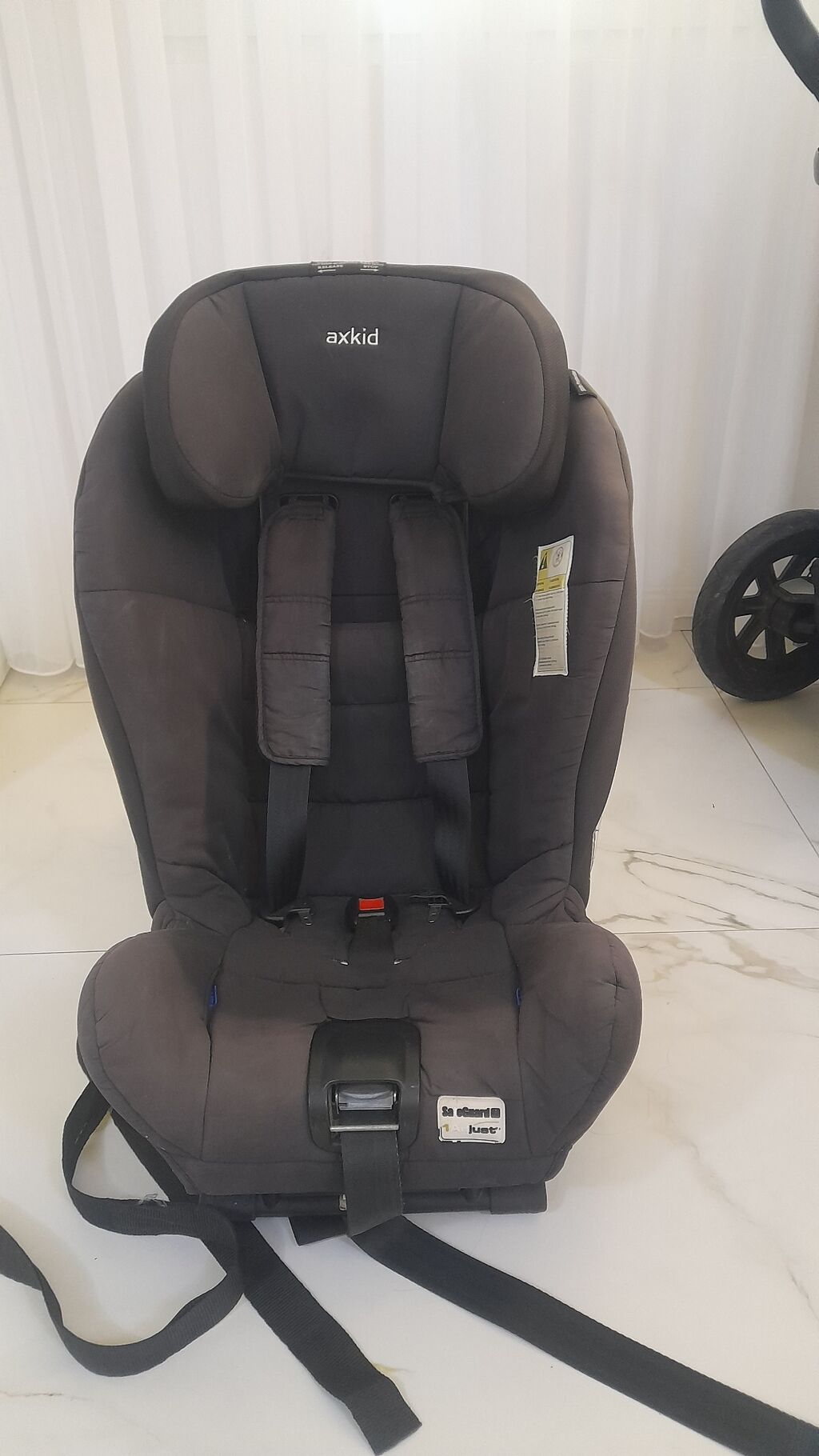 Axkid dečije auto-sedište (zadnje okrenuto) očuvano - Brend/model