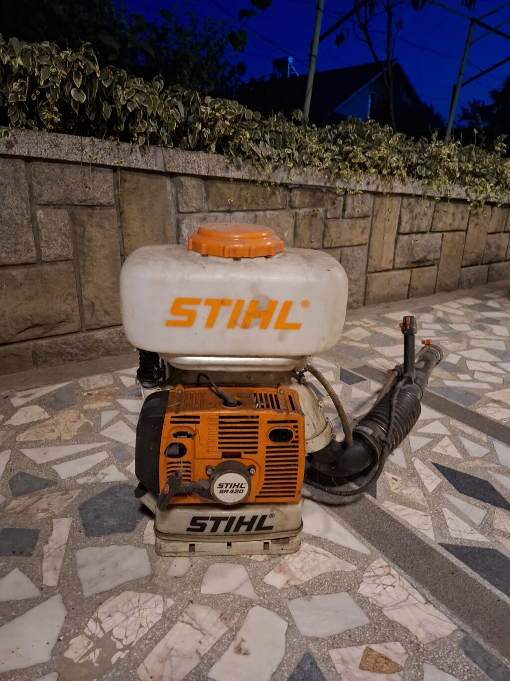 STIHL SR 420 – leđna motorna prskalica/atomizer Stihl SR 420 benzinska