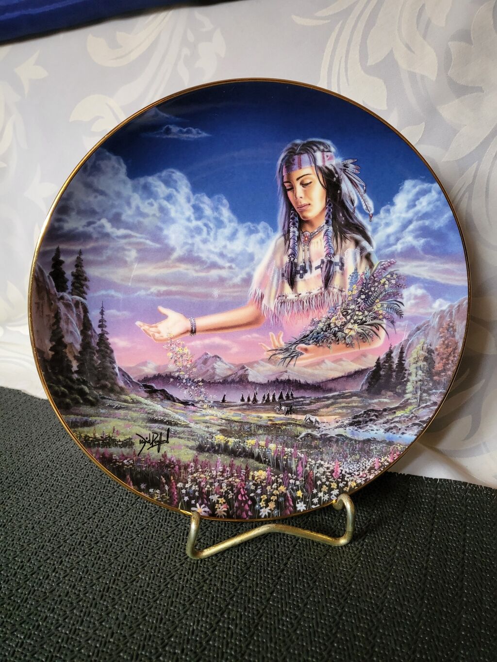 Tanjir nov ukrasni iz 90ih,engleski Royal Doulton br.6399. Ukrasni