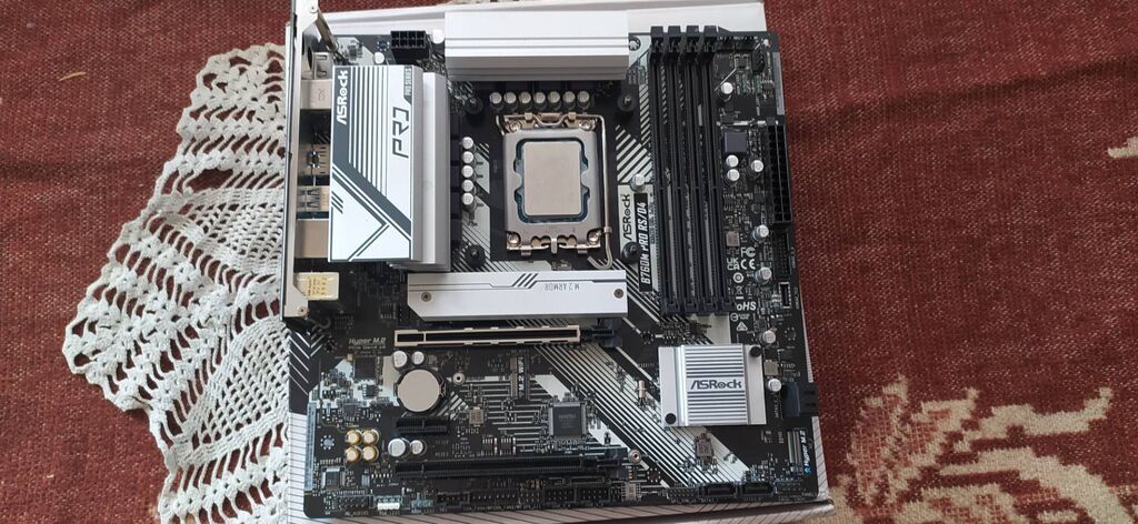 POLUGONFIGURACIJA Vrlo malo korišćena Matica ploča-ASROCK-B760M PRO