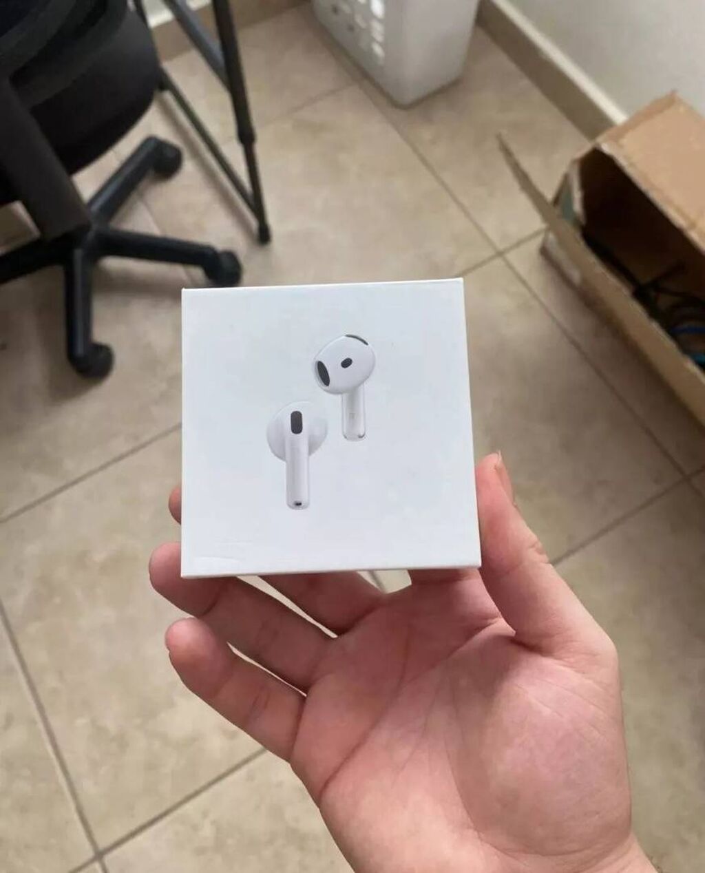 Apple AirPods (3. generacija) – bežične slušalice - Dizajn sa kraćim
