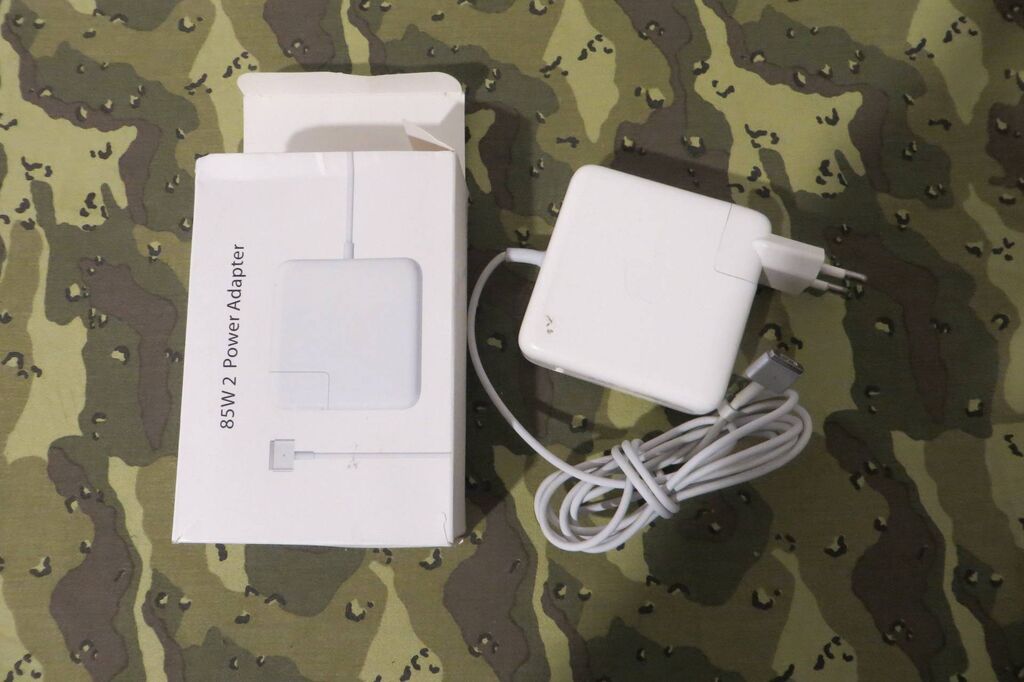 POWER ADAPTER 85W potpuno ispravan bez greske, mislim da je novo, ali