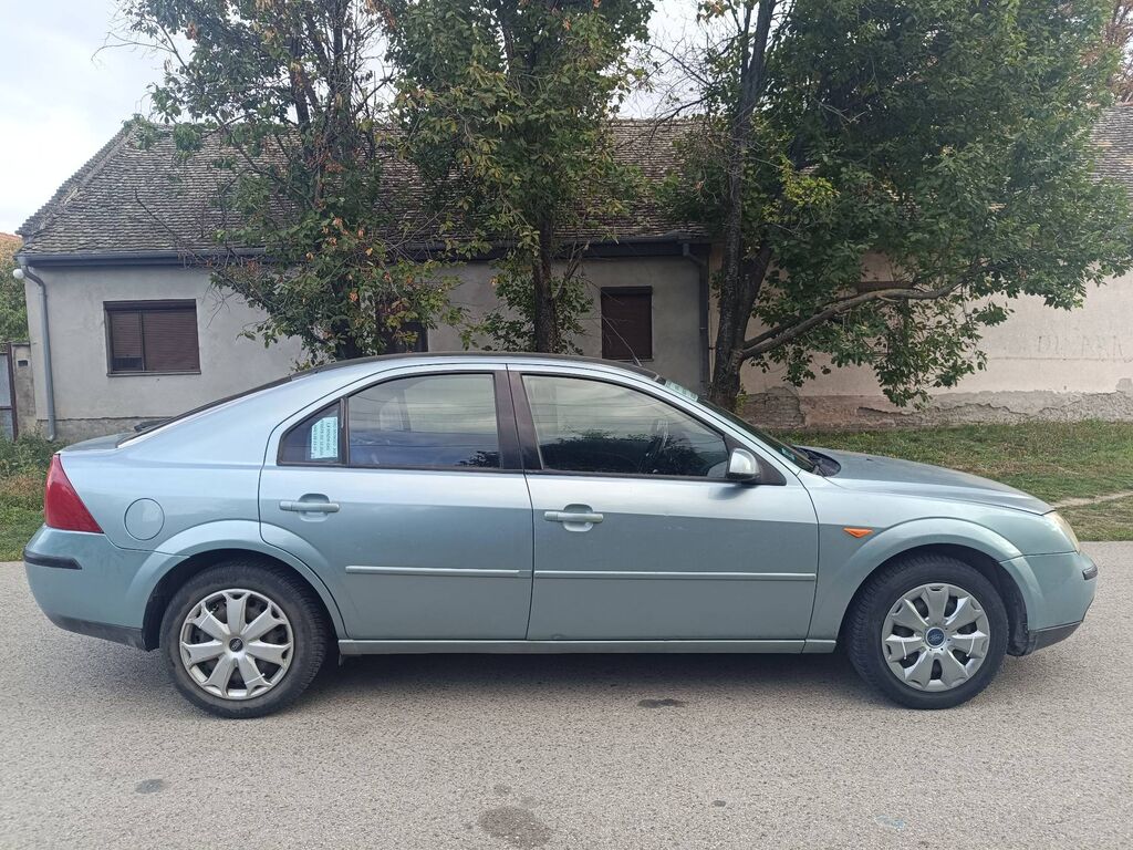 Ford Mondeo 2001. g. 1,8 benzin-gas, registrovan godinu dana do
