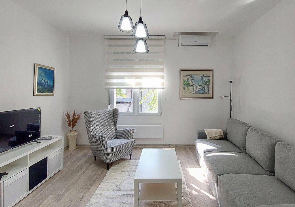 IZDAVANJE, 1.0 LUX RENOVIRAN STAN U KRALJA MILANA