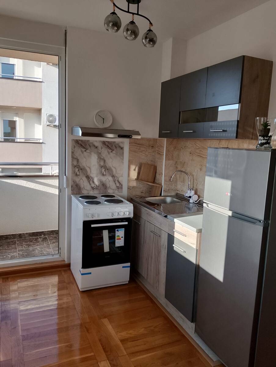 IZDAVANJE, NEUSELJAVAN 1.5 STAN U MIRJEVU
