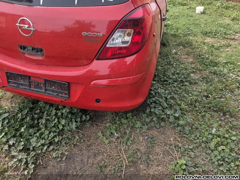 Opel Corsa Kompletan Auto U Delovima