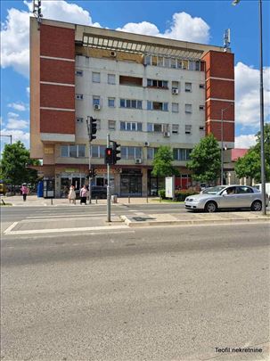 Nova Pazova centar, 79- višenamenski lokal useljiv