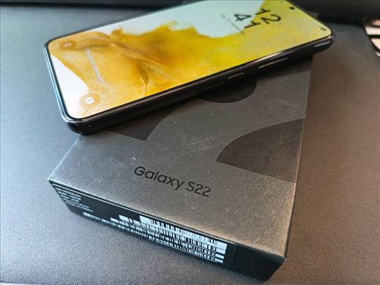 Samsung S22 8/128GB crni odličan, kutija, povoljno