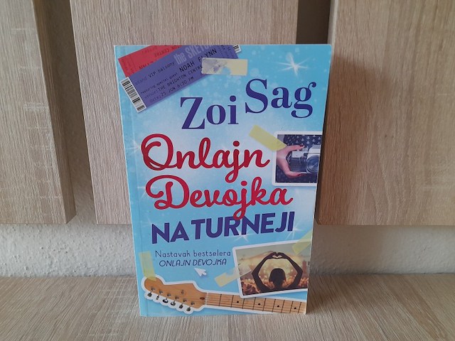 Onlajn devojka na turneji - Zoi Sag