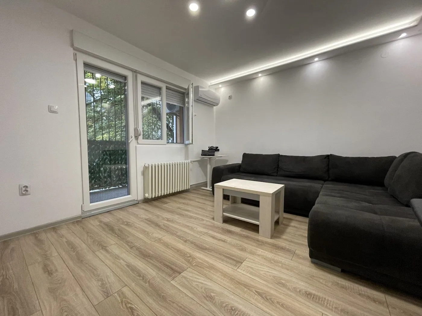 Izdavanje, jednosoban stan, 54m2, Rotkvarija, Novi Sad, Novi Sad