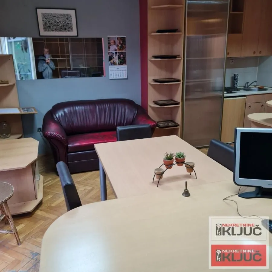 Izdavanje, garsonjera, 45m2, Bulevar Oslobodjenja, Novi Sad, Novi Sad