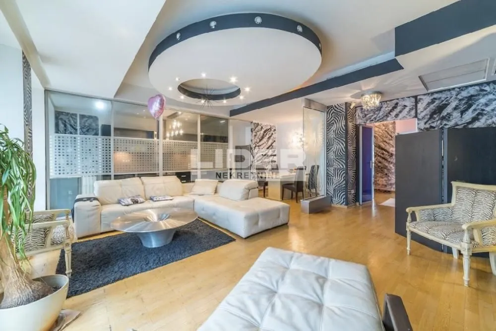 Izdavanje, četvorosoban stan, 132m2, Vukov Spomenik, Zvezdara, Beograd