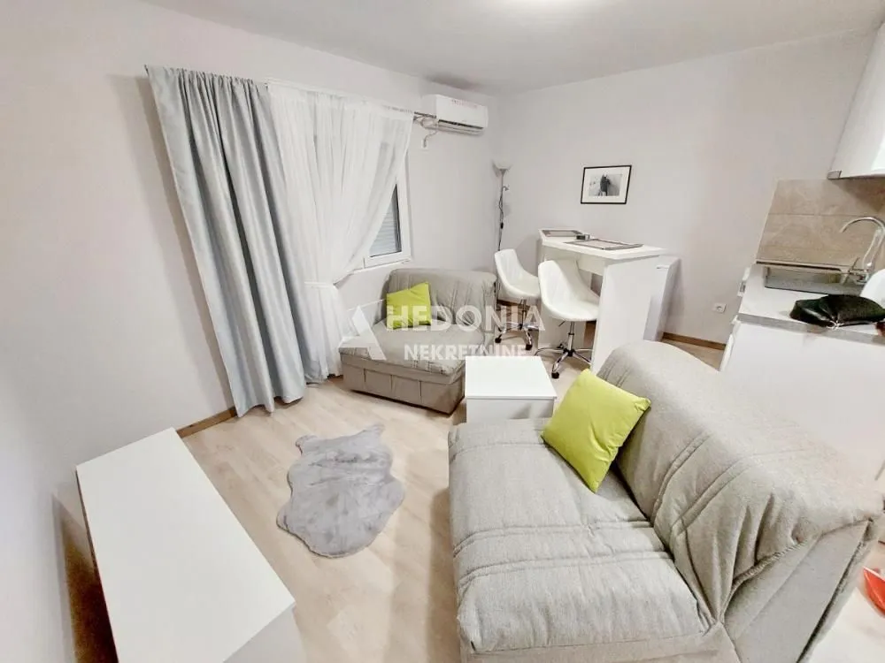 Izdavanje, stan, 20m2, Zemun Gornji Grad, Zemun, Beograd