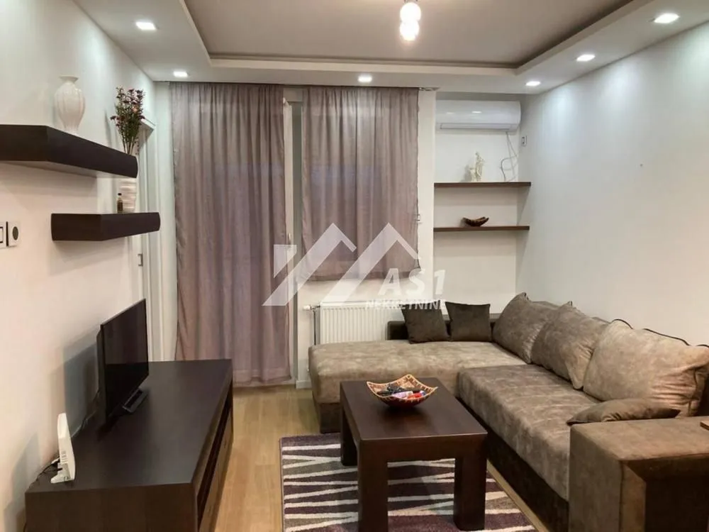 Izdavanje, dvosoban stan, 42m², Sajam, Novi Sad Sve Podlokacije