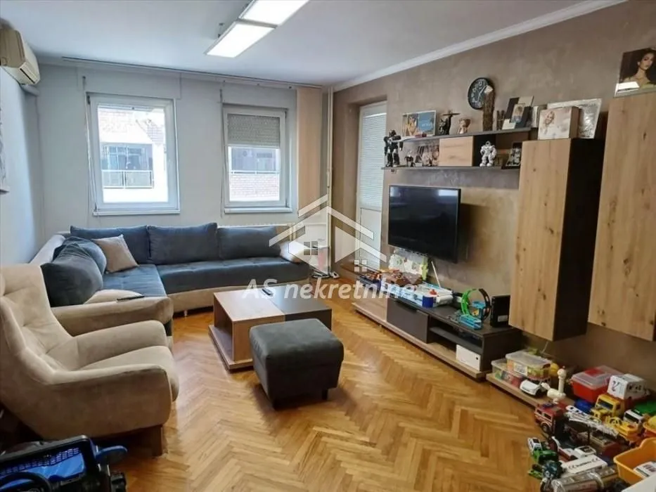 Izdavanje, trosoban stan, 90m2, Novi Beograd, Beograd
