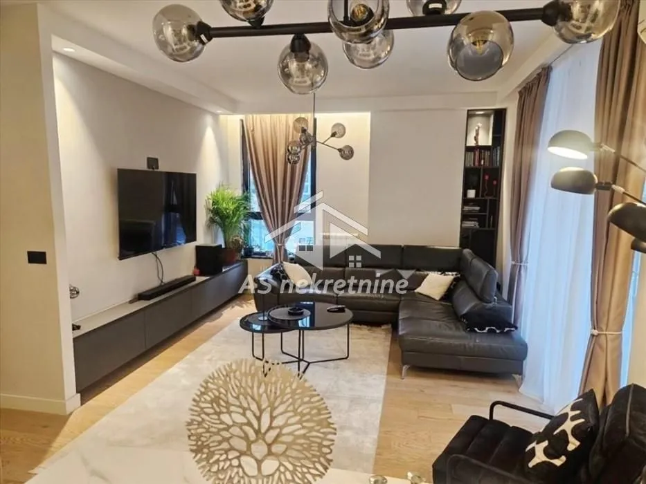 Izdavanje, trosoban stan, 72m2, Savski Venac, Beograd