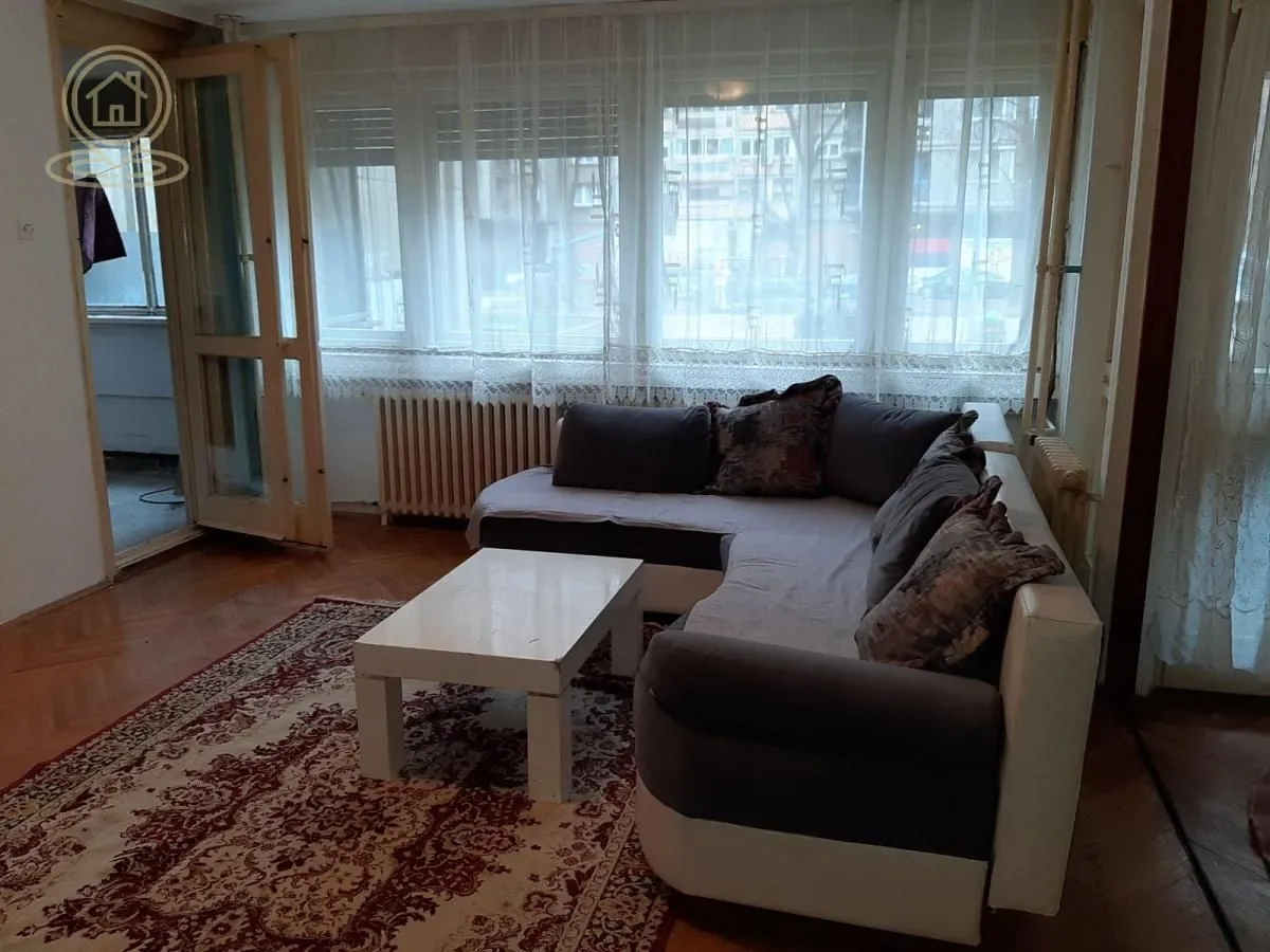 Izdavanje, trosoban stan, 85m2, Niš