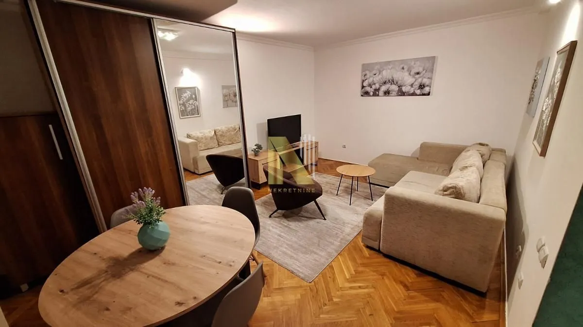 Izdavanje, garsonjera, 28m2, Centar, Novi Sad