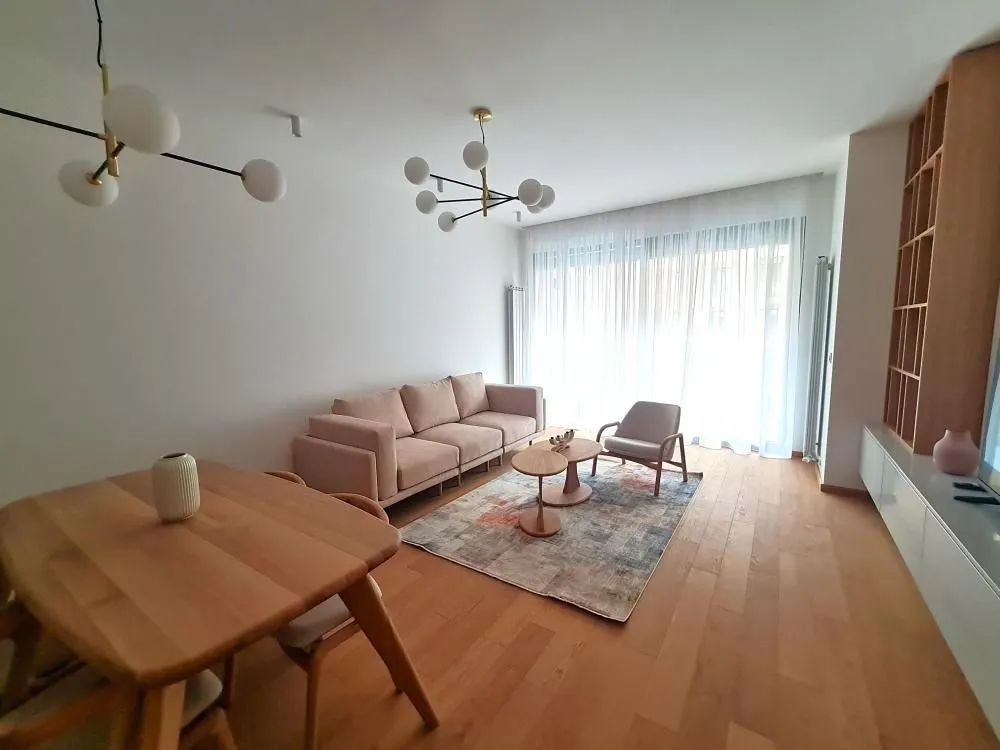 Izdavanje, dvosoban stan, 59m2, Stari Grad, Beograd