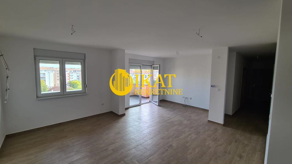 Prodaja, četvorosoban stan, 95m2, Centar, Stara Pazova