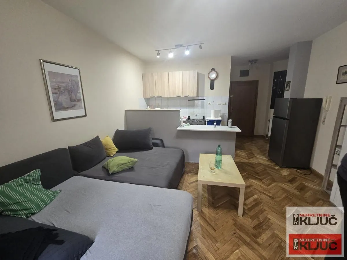 Prodaja, garsonjera, 26m2, Bulevar Oslobodjenja, Novi Sad, Novi Sad