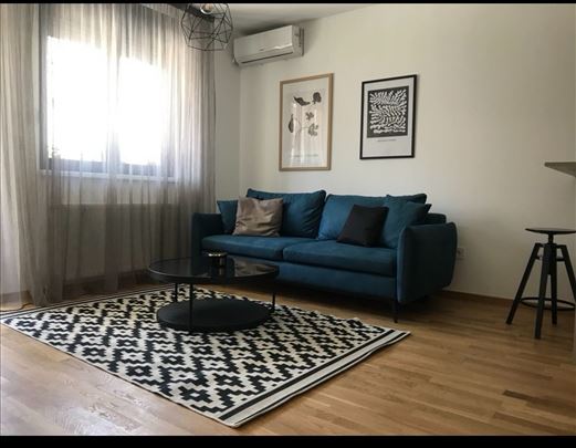 Prelep dvosoban stan kod Aleksandar zgrade