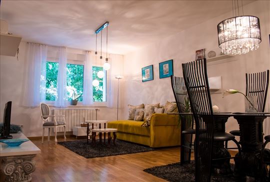 Lux dvosoban stan-Šumadijska -Centar