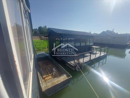 Smederevo - Splav sa kućicom - 42m2 ID#22339