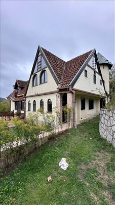 Rudnik kuća 178m2 ,10ari placa