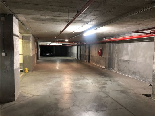 Na prodaju ili zakup,12m2,auto-lift,-2,12m2