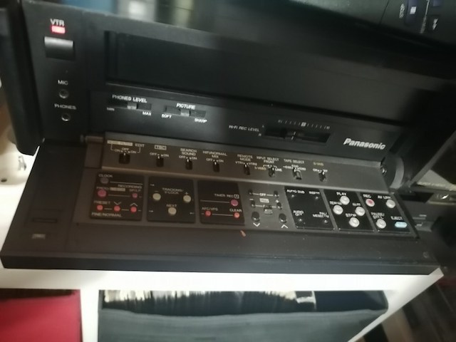 Panasonic NV-FS200GE (VHS rekorder+daljinac)