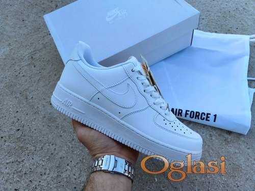 Nike Air Force 1 Triple White