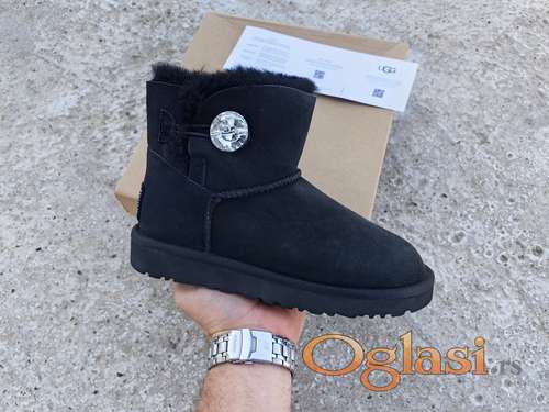 UGG Classic Mini