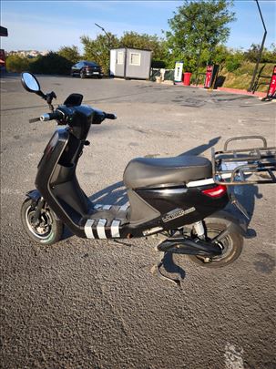 Električni moped – domet 170+ km