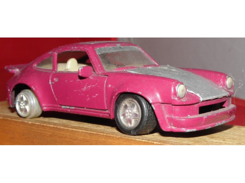 METALNI AUTO: PORSCHE 911