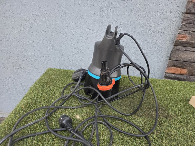 Gardena potapajuća pumpa 9000 model 2403C