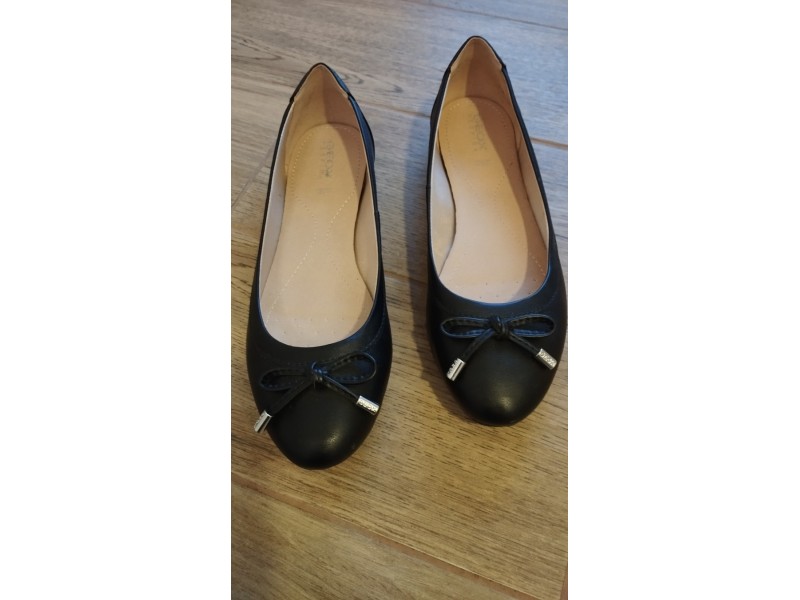 Geox 38 NOVE