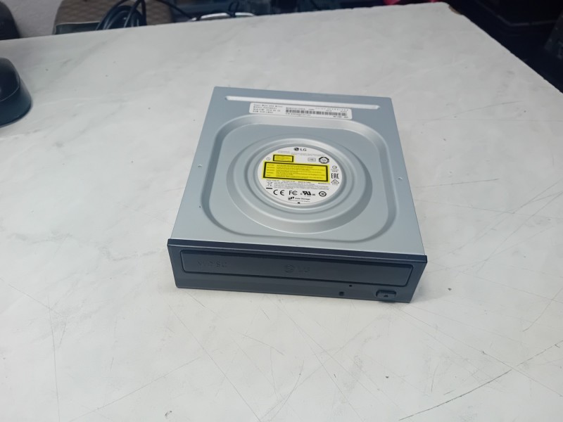 dvd rw sata hitachi lg ispravan