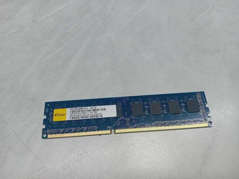 ddr3 4gb elixir 1600mhz ispravna