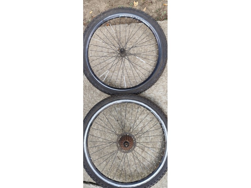 Set točkova za biciklu 26”